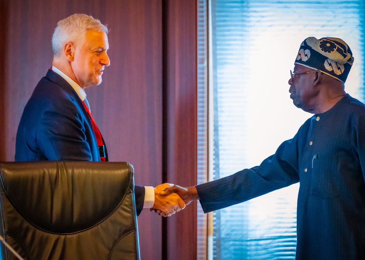 Tinubu receives Standard Chartered Bank executives, says green ...